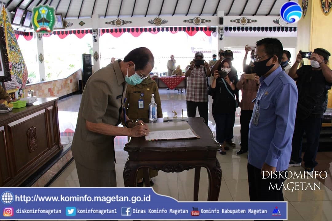 Penandatanganan kontrak kinerja dan Surat Pernyataan Calon Direktur ...